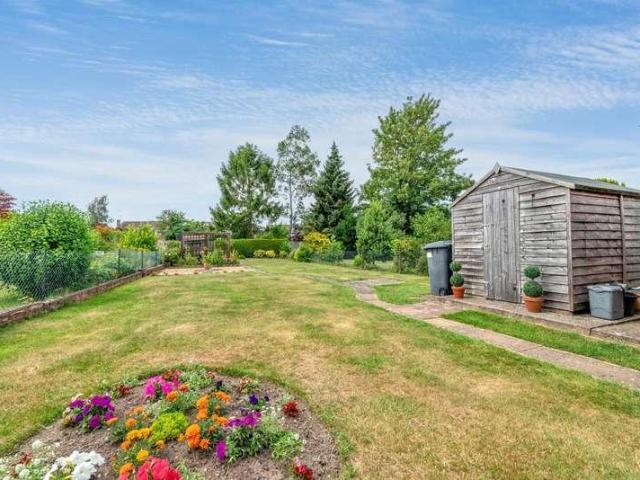 2 bed house for sale