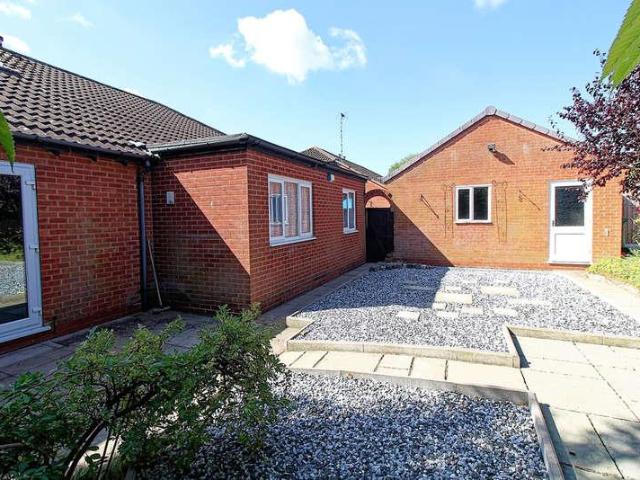 2 bed house for sale