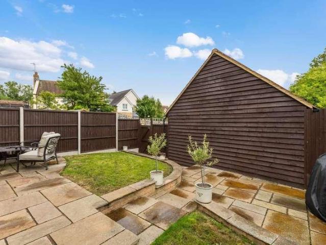 2 bed house for sale