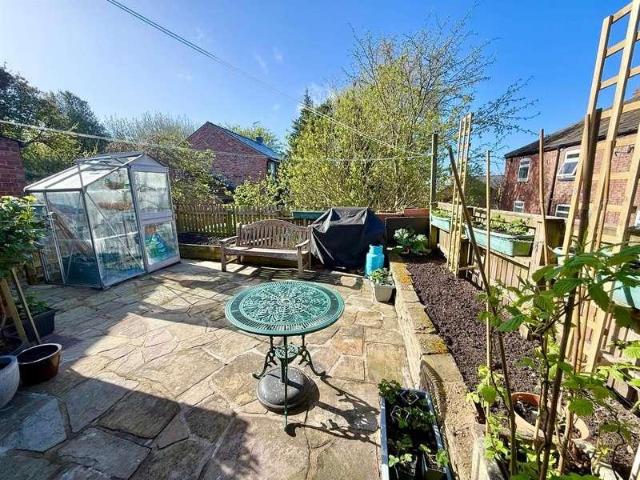 2 bed house for sale