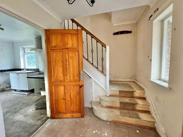2 bed house for sale