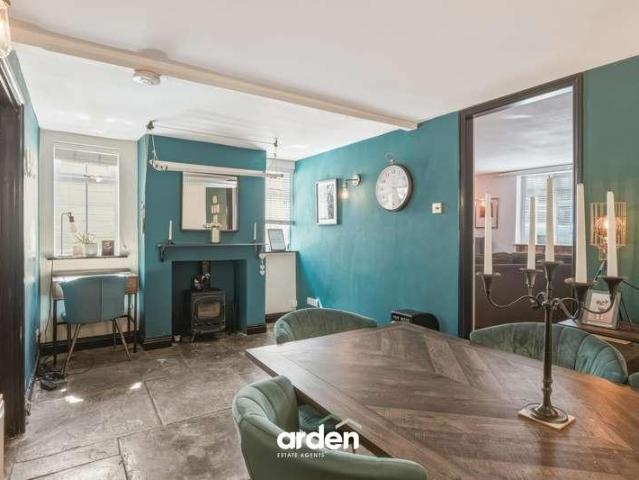 2 bed house for sale
