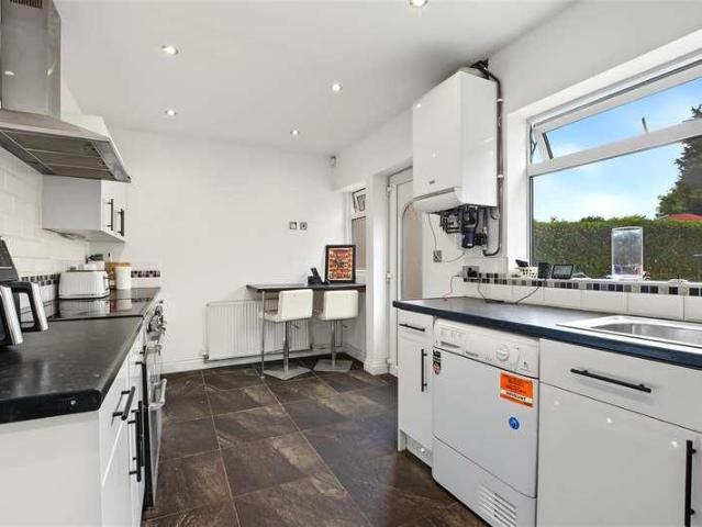 2 bed house for sale