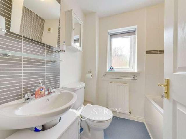2 bed house for sale