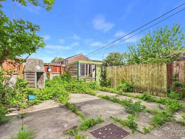 2 bed house for sale