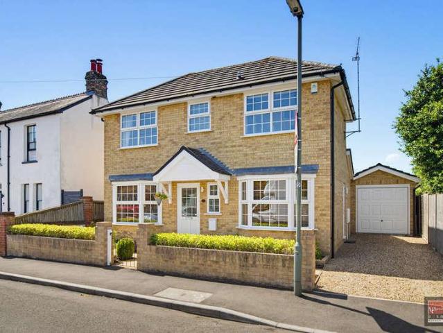 2 bed house for sale
