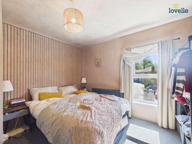 2 bed house for sale