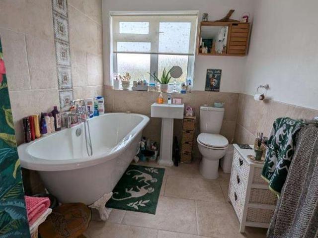 2 bed house for sale