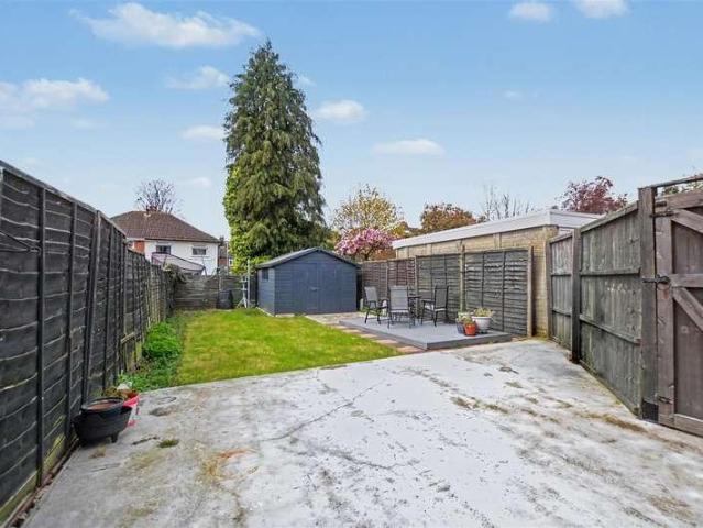 2 bed house for sale