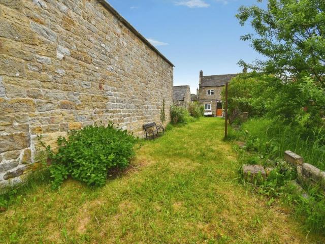 2 bed house for sale