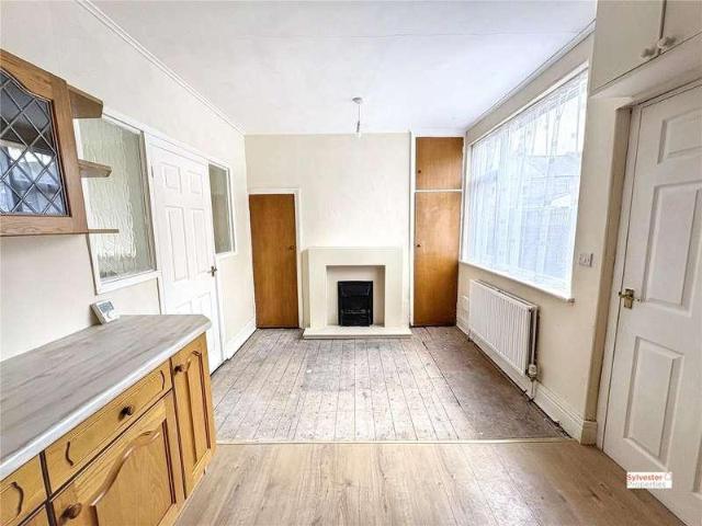 2 bed house for sale