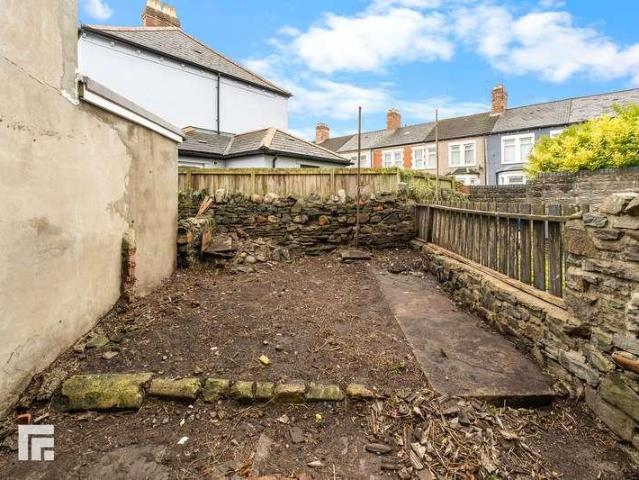 2 bed house for sale