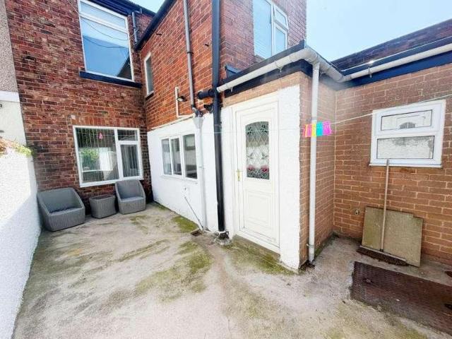 2 bed house for sale