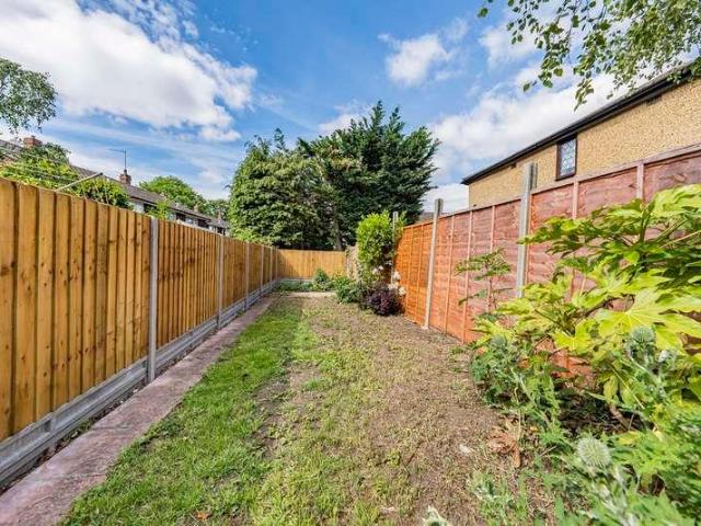 2 bed house for sale