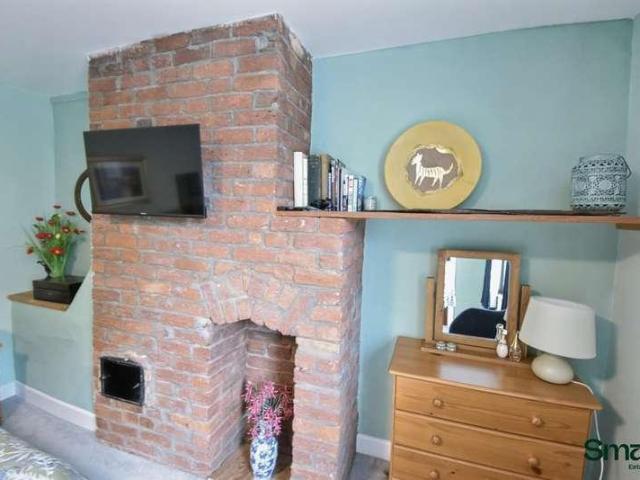 2 bed house for sale