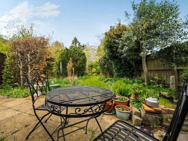 2 bed house for sale