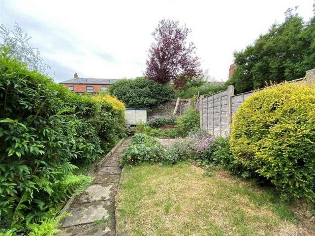 2 bed house for sale