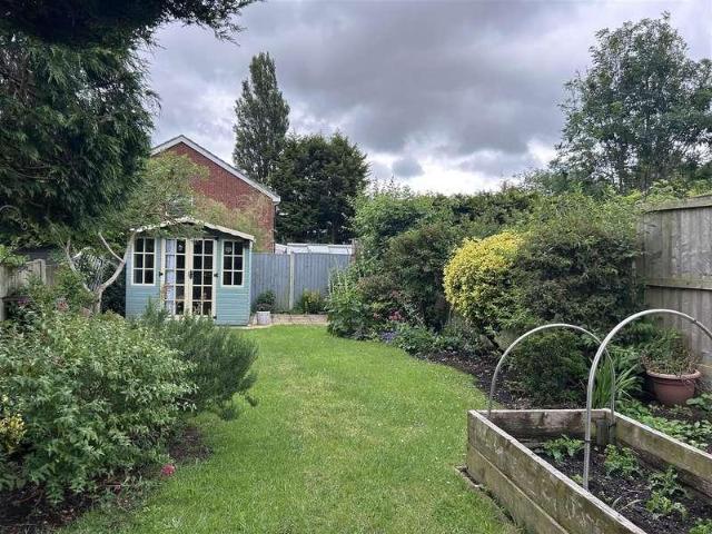 2 bed house for sale
