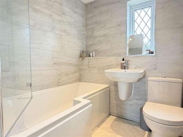 2 bed house for sale
