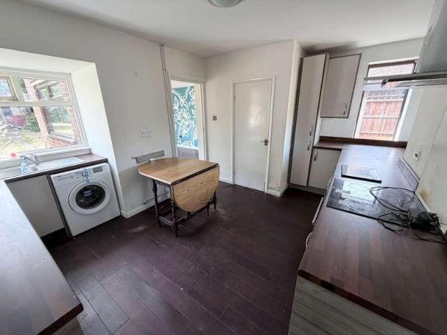 2 bed house for sale
