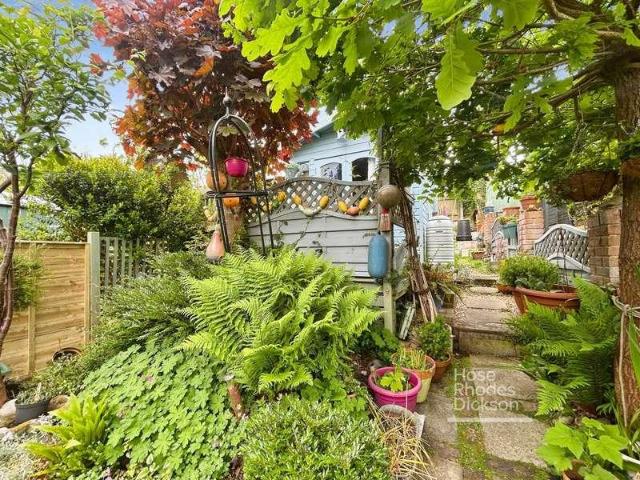 2 bed house for sale