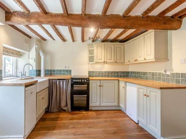 2 bed house for sale