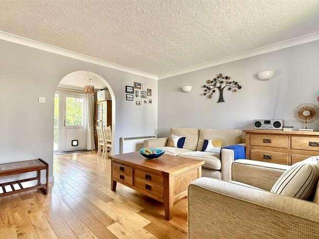 2 bed house for sale
