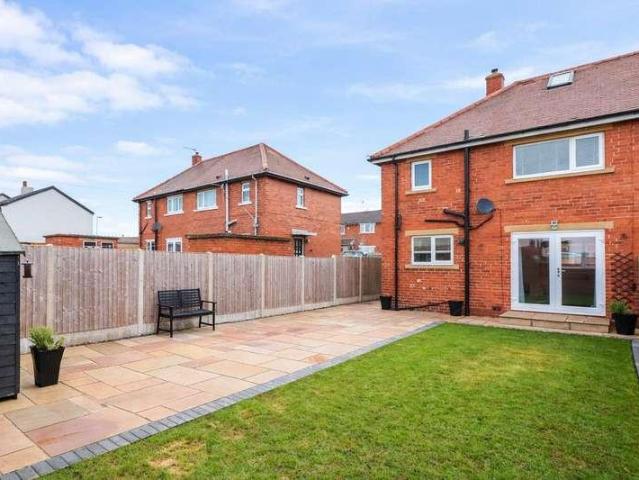 2 bed house for sale