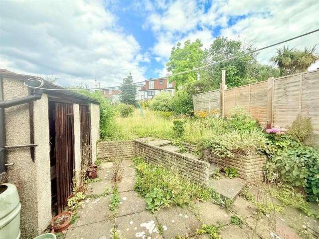 2 bed house for sale