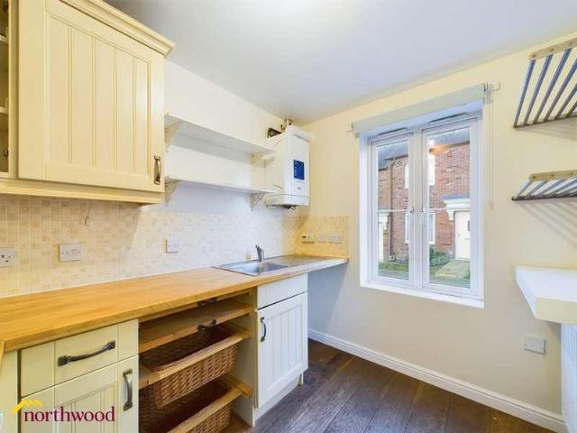 2 bed house for sale
