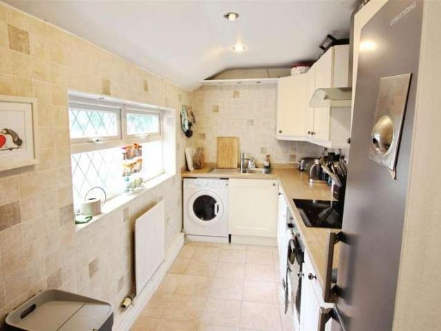 2 bed house for sale