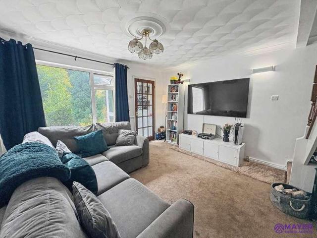 2 bed house for sale