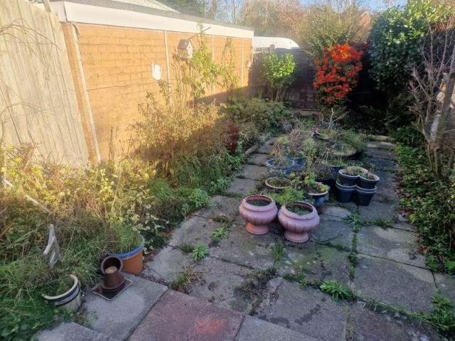 2 bed house for sale