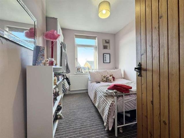 2 bed house for sale