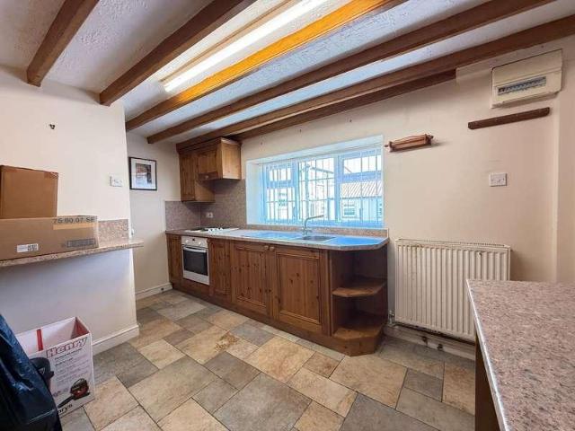 2 bed house for sale