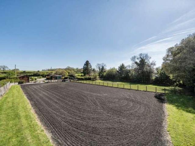 2 bed property for sale