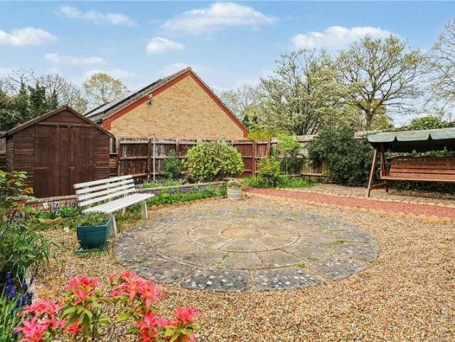 2 bed house for sale