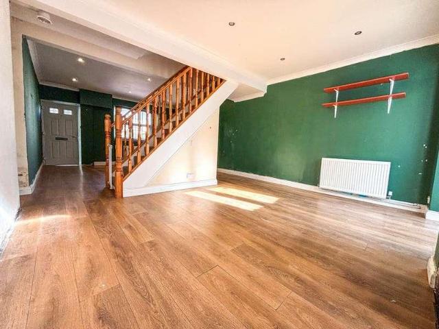 2 bed house for sale