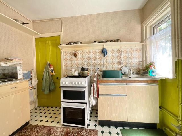 2 bed house for sale