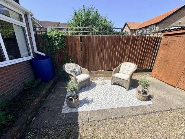 2 bed house for sale