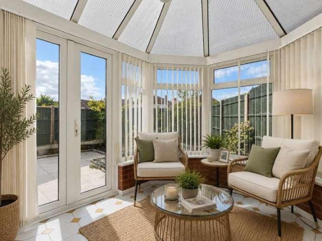 2 bed house for sale