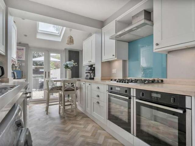 2 bed house for sale