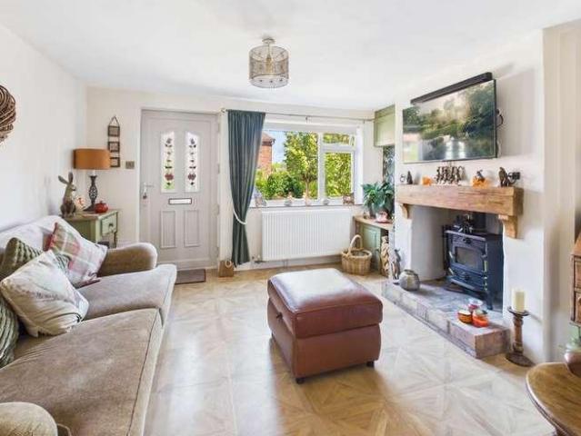 2 bed house for sale