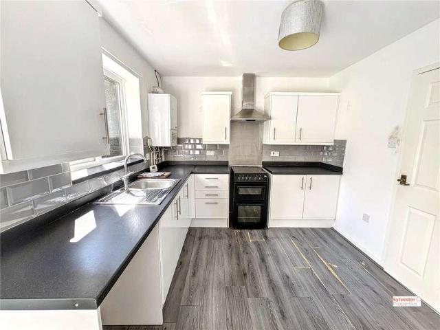 2 bed house for sale