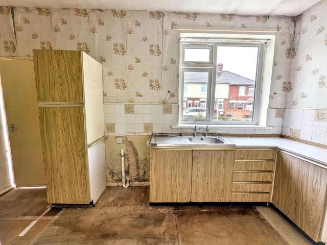 2 bed house for sale