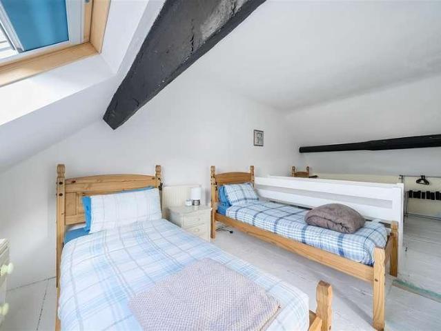 2 bed house for sale
