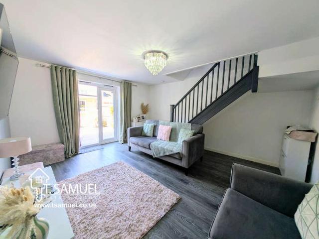 2 bed house for sale
