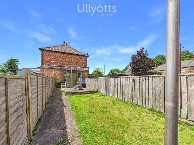 2 bed house for sale