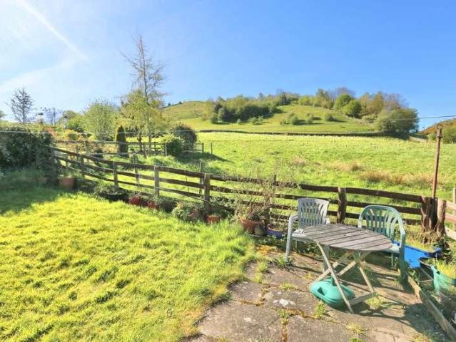 2 bed house for sale