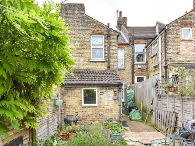 2 bed house for sale